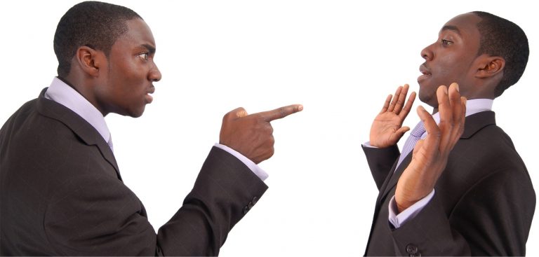 Autocrítica - InfoEscola