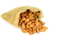 Amêndoas - benefícios à saúde - Amendoeira - InfoEscola