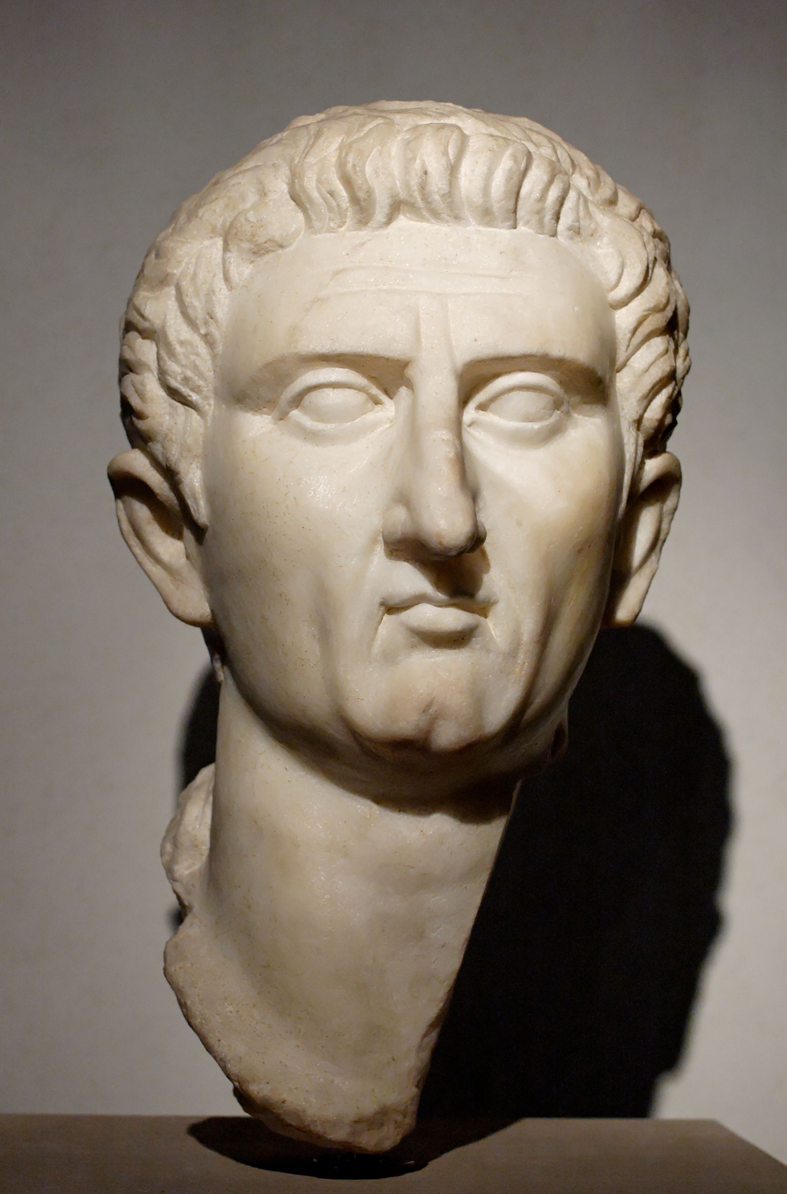 Dinastia Nerva-Antonina (96-192 d.C.) - Roma Antiga - História - InfoEscola Dinastia Nerva-Antonina (96-192 d.C.) - Roma Antiga - História - InfoEscola